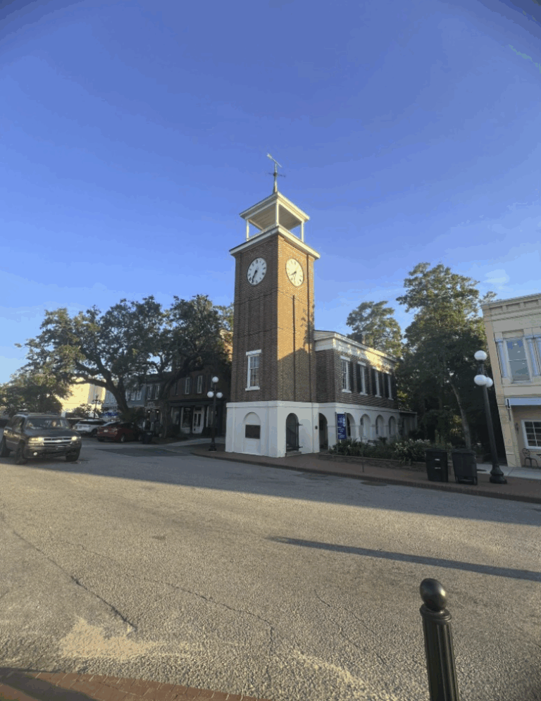 The Iconic Georgetown Town Clock – The Lantern